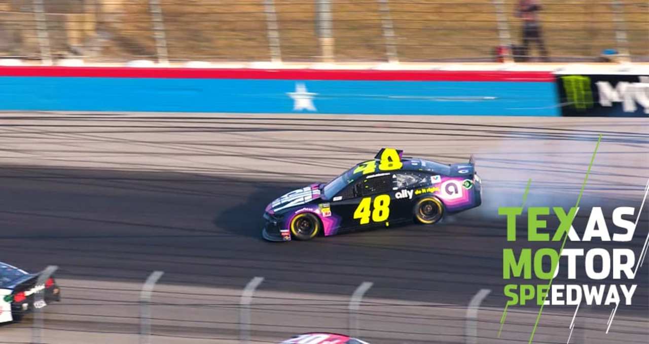 Johnson hits the wall after strong run at Texas - NASCAR EN ESPANOL