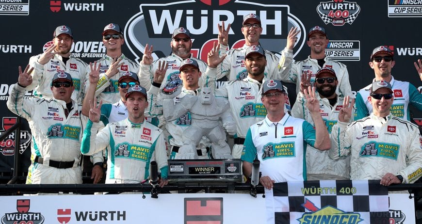 Denny Win 870x462 - NASCAR EN ESPANOL