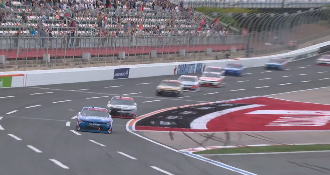 Byron battles back, wins Xfinity Series race at Charlotte - NASCAR EN ...