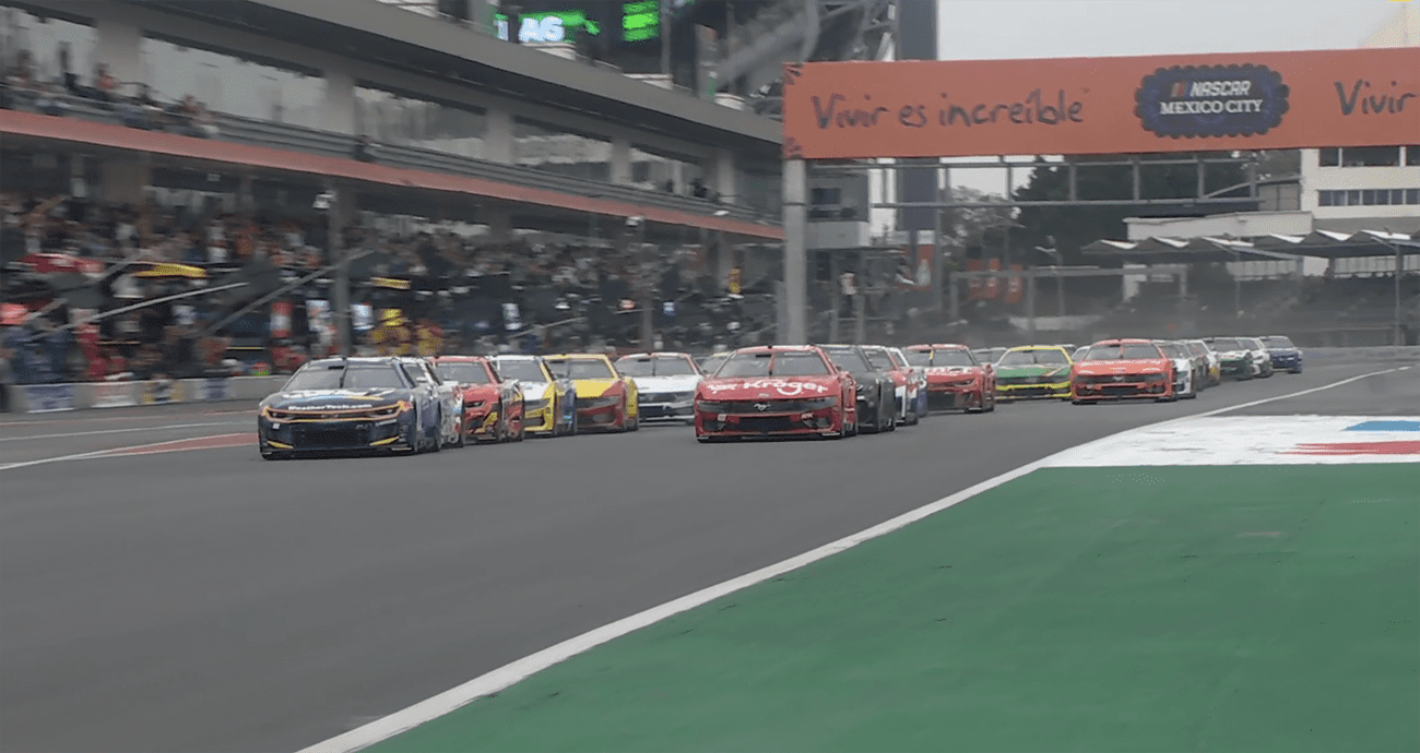 Cup Series takes first green in Mexico City - NASCAR EN ESPANOL