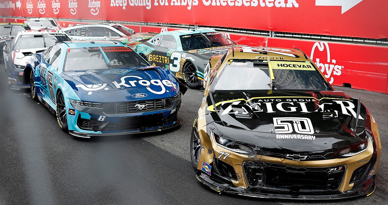 Letarte on Lap 3 pile-up: 'Hocevar wrecked himself' - NASCAR EN ESPANOL