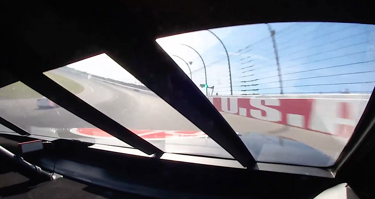 Ride along with Elliott, Bell during Michigan crash - NASCAR EN ESPANOL